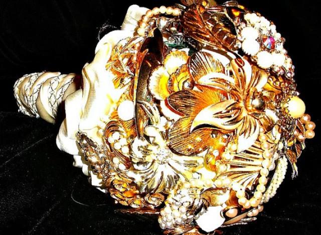 ready-to-ship-golden-brooch-bouquet-perfect-for-50-year-anniversary